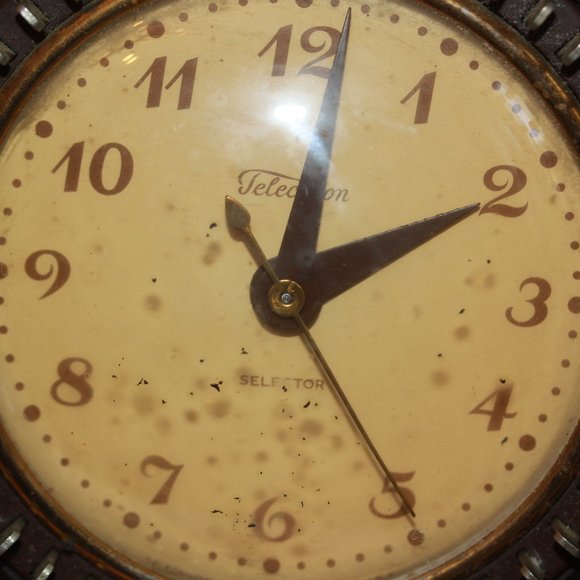 Accents | Vintage Telechron 8h55 Selector Art Deco Electric Bakelite ...